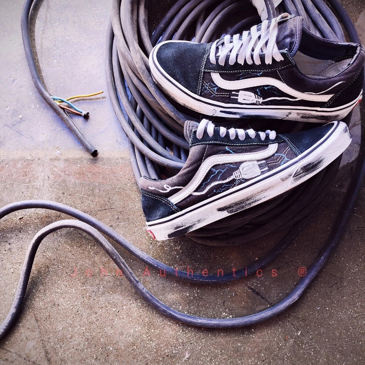 Custom Vans oldskool Plug John Authentics - John Authentics